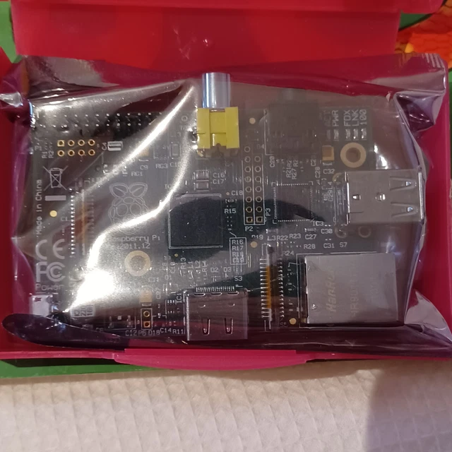 RASPBERRY PI MODEL B Single Board Computer New & Sealed, Python ...