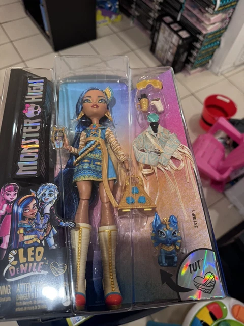 MATTEL MONSTER HIGH Cleo De Nile Deluxe Set With Tut Dog Pet Doll ...