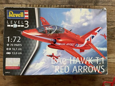 REVELL RED ARROWS BAe Hawk T.1 RAF Military Plane Model Set Scale 1:72 ...