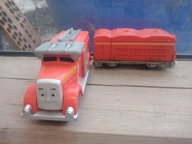 THOMAS AND FRIENDS Trackmaster Revolution motorised Flynn Train with ...