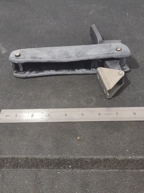 1 NEW GENUINE Navistar International 2591 One Latch Hood Assy Oem ...