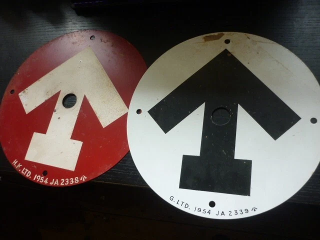 WW2 STYLE BRITISH army round metal traffic signs arrow 1954 £20.00 ...