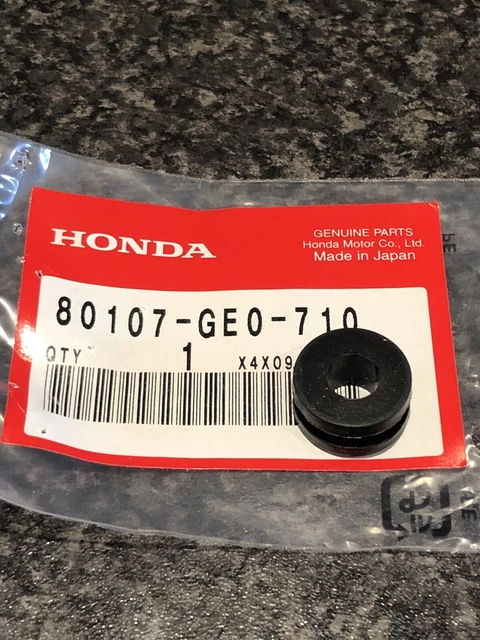 04-07 CBR1000RR NEW Genuine Honda Rear Fender Rubber Mount 80107-GE0 ...