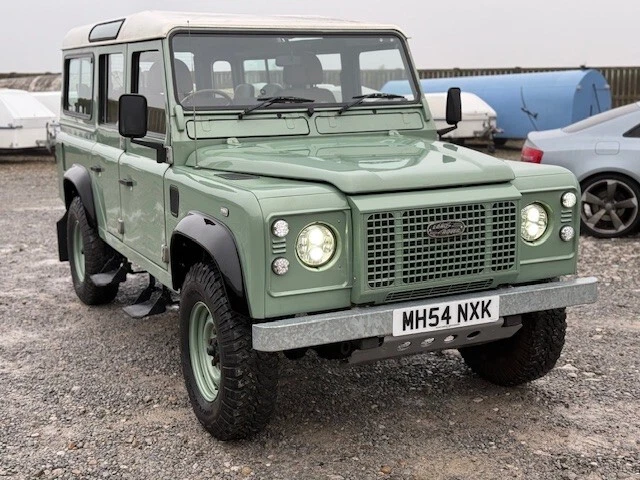 LAND ROVER® DEFENDER 110 CSW *Galv Bulkhead Rebuild* (NXK) £24,995.00 ...