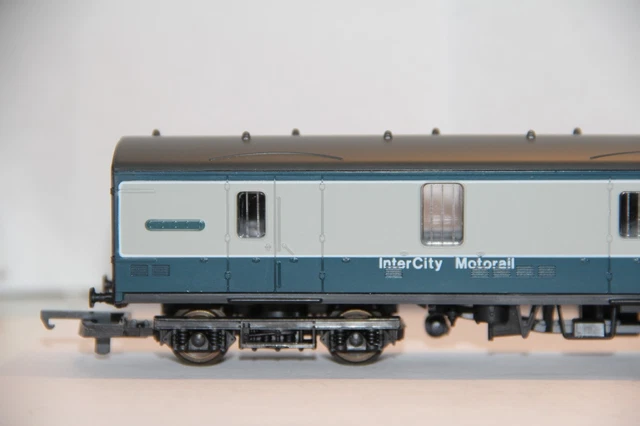 BR BLUE/GREY MK1 Guv Inter-city Motorail Coach 'NXX W98175'' . Lima OO ...