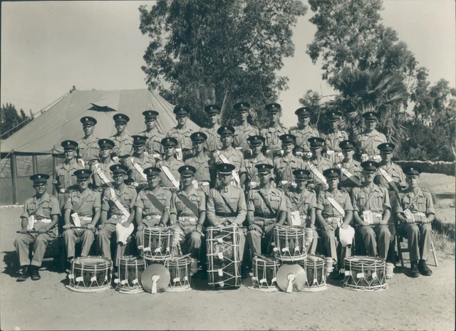 PHOTO GRENADIER GUARDS group Photo Post WW2 With Regimental drums ...