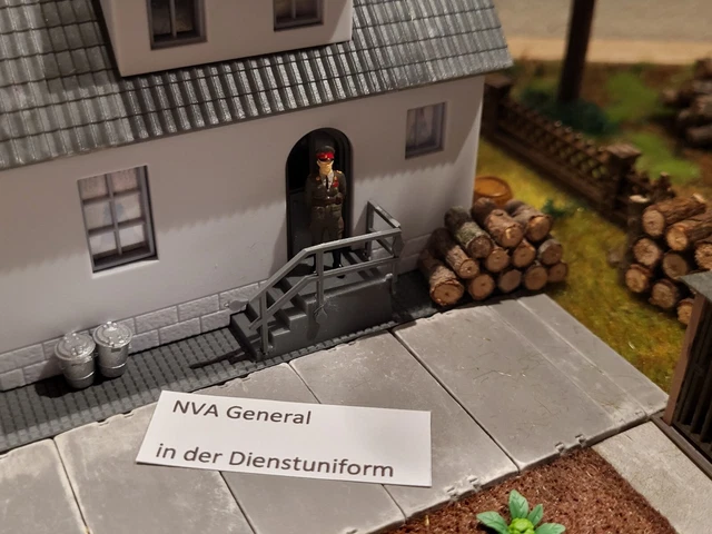NVA/ DDR GENERAL der NVA Landstreitkräfte in Dienstuniform 1:87 EUR 9 ...