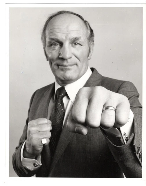BRITISH HEAVYWEIGHT BOXING champion HENRY COOPER 1983 original TV press ...