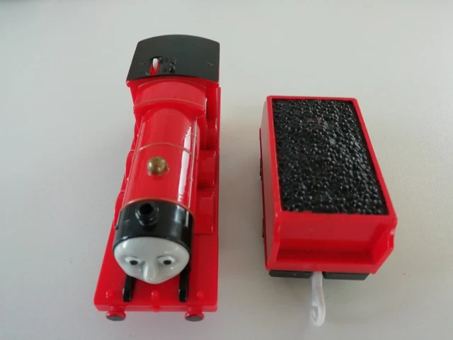 JAMES PLUS FENDER -Thomas The Tank Engine & Friends Tomy Trackmaster £3 ...