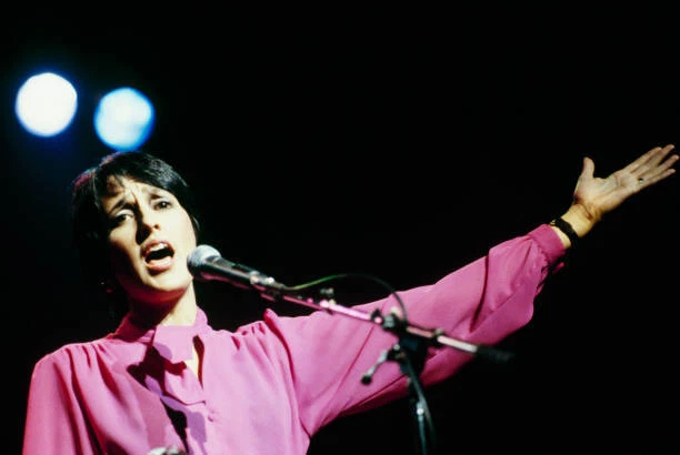 FOLK SINGER JOAN Baez Performs At The Rainbow 1980s OLD MUSIC PHOTO 3 ...
