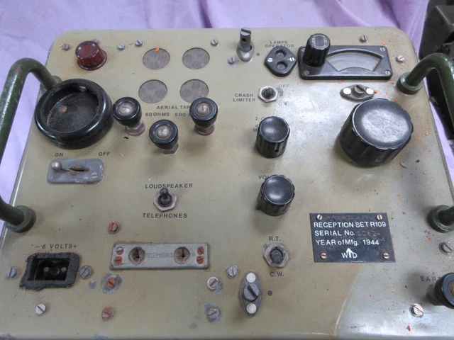 RECEPTION SET TYPE R109 Dated 1944 Used Untested 15kgs £100.00 ...