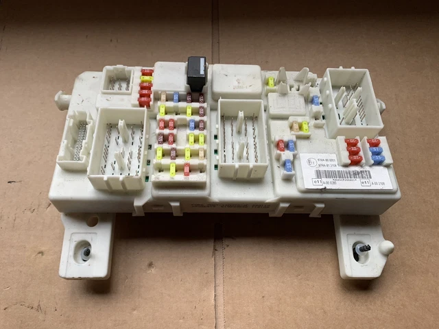 FORD FOCUS MK2 / Kuga Body Control Module Fuse Box 7M5T-14A073-JF Ref ...
