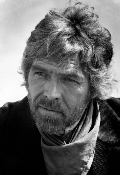AMERICAN ACTOR JAMES Coburn acting in the film A Reason to Live 1970s ...