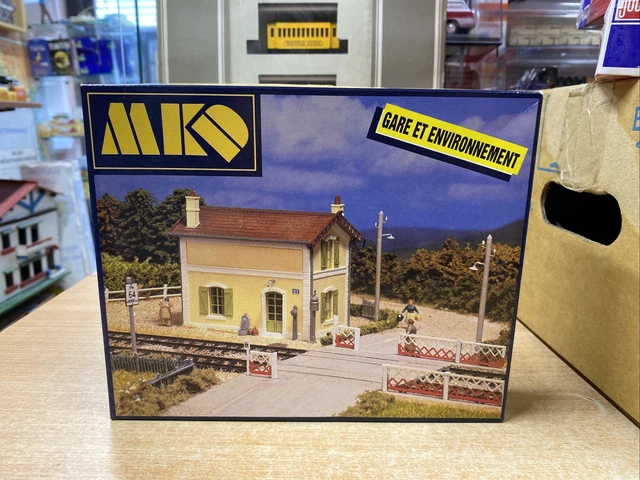 MKD HO RÉF. 530 - Maquette Maison de garde-barrières avec passage à niveau EUR 30,50 - PicClick FR