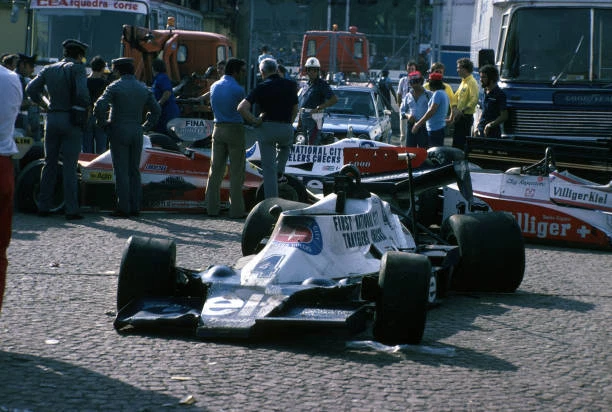 1978 UNFALLWAGEN STARTKOLLISION Tyrrell Ford 008 Shadow Ford DN9 F1 Old ...