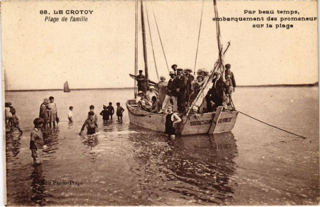 CPA LE CROTOY Plage de Famille - Barque - Boat (1291857) EUR 7,99 ...