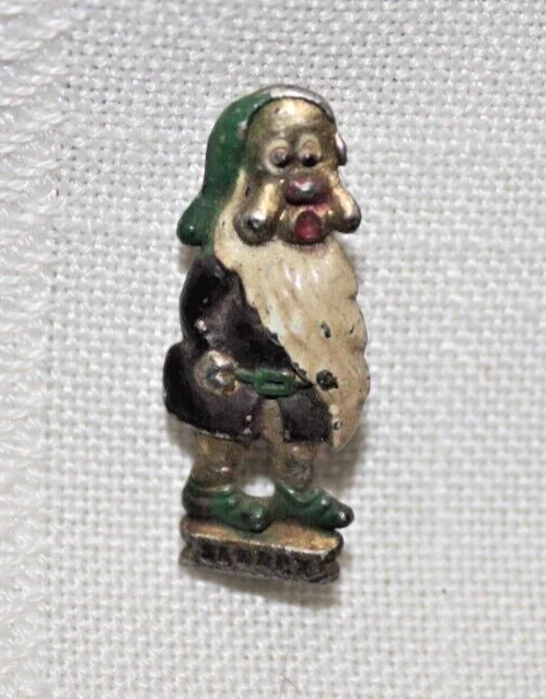 VINTAGE WALT DISNEY Snow White SLEEPY DWARF Pin Brooch Signed WD 1938 ...