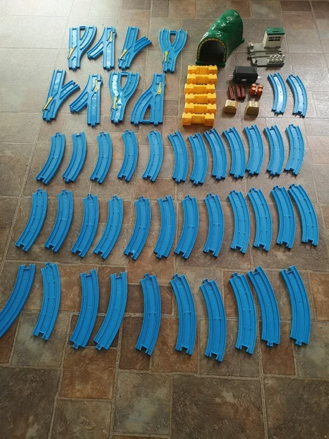 TOMY VINTAGE TRACKMASTER Thomas the Tank Engine blue track bundle £5.50 ...