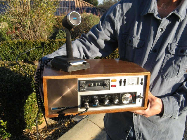 SBE CONSOLE 23 Channel CB Base Station With Original Microphone Needs ...