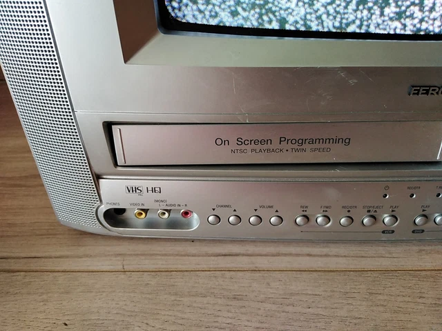 FERGUSON FTVD414T-03 14& CRT TV DVD & VHS Combi Player Retro Gaming £99.99 - PicClick UK