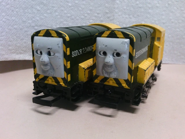 NEEDS REPAIR BACHMANN Trains Thomas and Friends Iron Arry Bert HO/OO ...