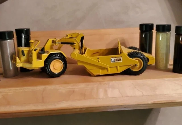 NZG MODELS - 1/50 621 CATERPILLER Motor Scraper - Displayed $145.00 ...