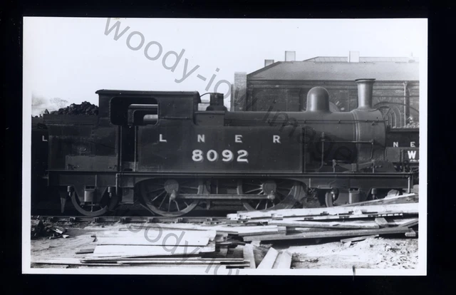 RY1870 - LNER Railway Engine No.8092 at Norwich Shed c1934 - photograph ...