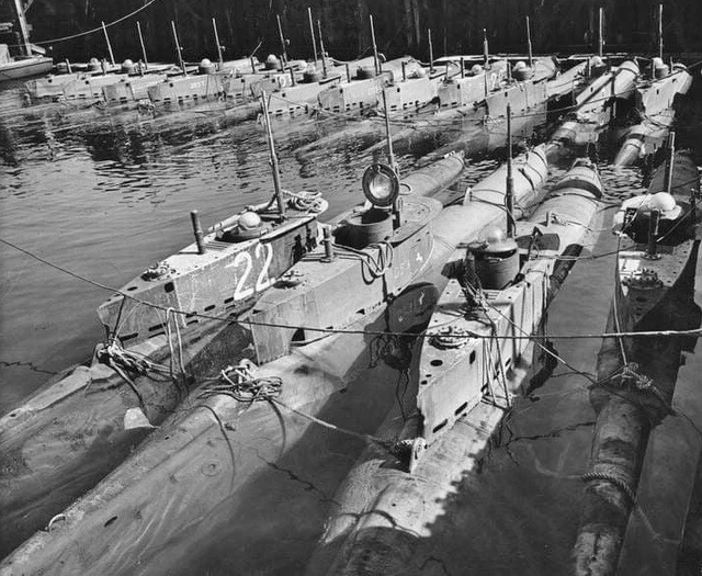 WW2 WWII PHOTO World War Two / German 2 Man U-Boats at Kiel 1945 / 7388 ...