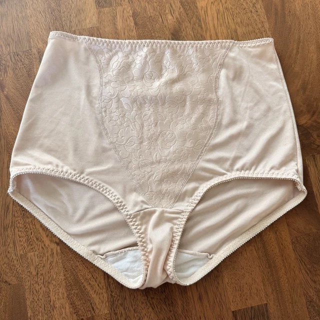 BALI DOUBLE SUPPORT Light Control Tummy Panel Shaping Brief Panty Beige ...
