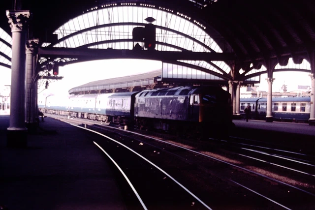 1976 BRITISH RAIL BR Diesel Loco 47528 Railway Slide Ref 2580 £4.99 ...