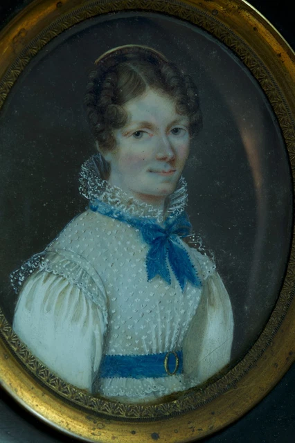 BEAU TABLEAU ANCIEN miniature Empire portrait de jeune femme au diadème ... BEAU TABLEAU ANCIEN miniature Empire portrait de jeune femme au diadème ...