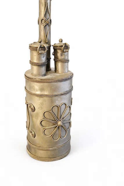 ANCIENNE BURETTE À huile en métal décoré – outil ancien – début XXe ...