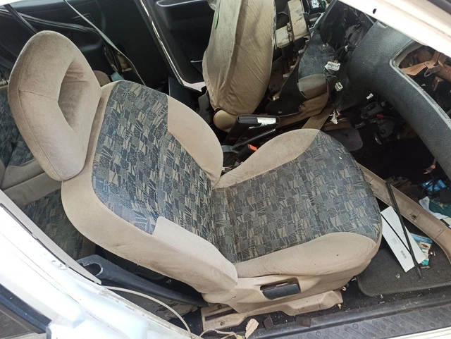 RECHTER VORDERSITZ / 180401 Für Nissan Terrano Ii R20 2.7 Tdi 4Wd EUR ...