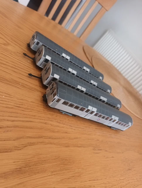 EFE RAIL POWERED London Tube Train Read Description 1/76 Scale ...