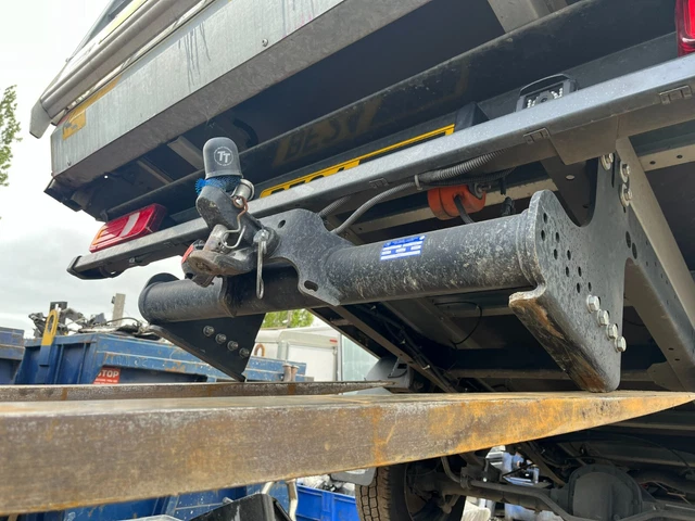 2024 IVECO DAILY Genuine Complete Tow Bar With Electrics And Wireing £ ...
