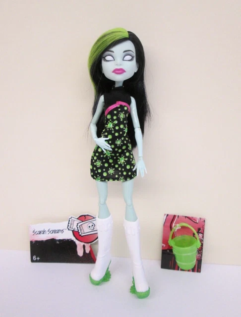 MONSTER HIGH GHOUL Fair Scarah Screams Doll. Stand included. £69.00 ...
