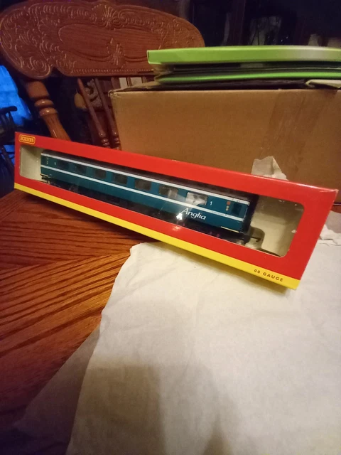 HORNBY ANGLIA RAILWAYS Mk2D Coach First Class R4137C Boxed £40.00 ...