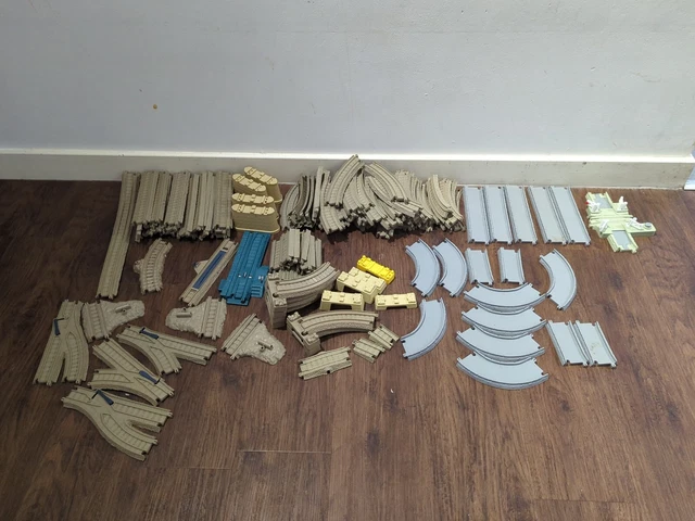THOMAS & FRIENDS Bundle Of TrackMaster Track and Trackmaster Road £10. ...