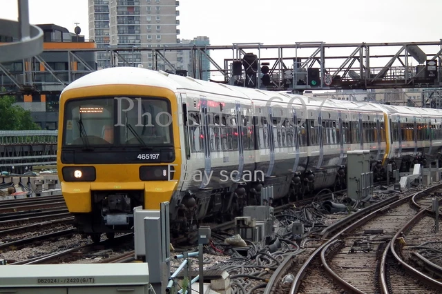 CLASS 465 465197, 4 car EMU, in SouthEastern White & Blue at London ...