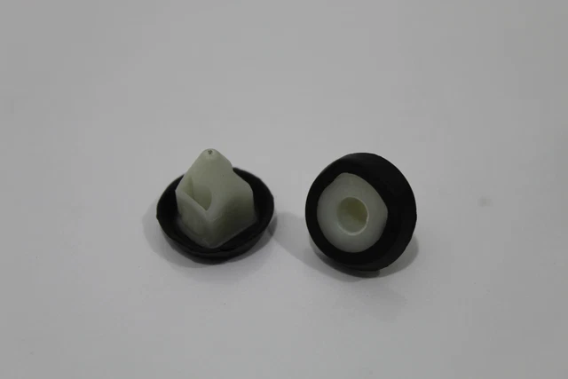 VW MULTIVAN T7 Rear Bumper Bracket Mounting Nut Expanding Plug Pair ...