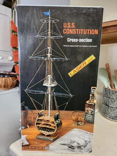 C.MAMOLI U.S.S. CONSTITUTION Cross-Section Model Ship Kit Scale 1:93 ...