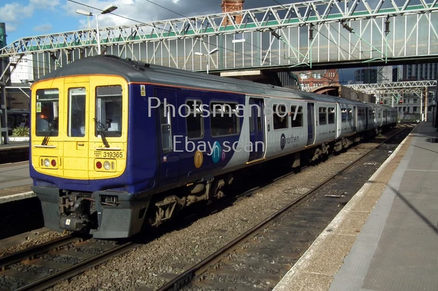 CLASS 319 319365, 4 car EMU, in new Northern at Manchester Oxford Road ...