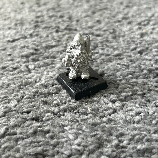CITADEL RANGES WARHAMMER D4 Dwarf Adventurer 'Funri' Dwarfs Metal £31. ...