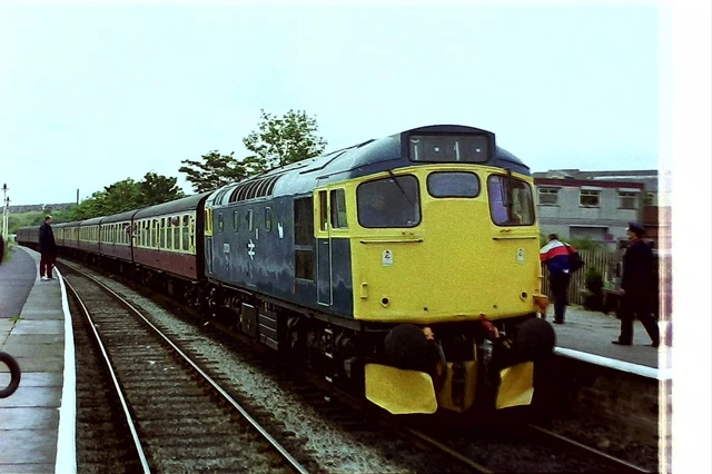 35MM RAILWAY COLOUR Negative Class 27 001 at Ramsbottom £1.95 - PicClick UK