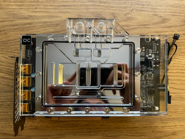 GIGABYTE USATO GEFORCE RTX 4090 GAMING OC 24GB GDDR6X con Waterblock ...