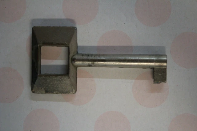 ANTIK SCHLÜSSEL HOHLDORNSCHLÜSSEL Eisenschlüssel Bartschlüssel Möbelschlüssel 42 EUR 3,00 ...