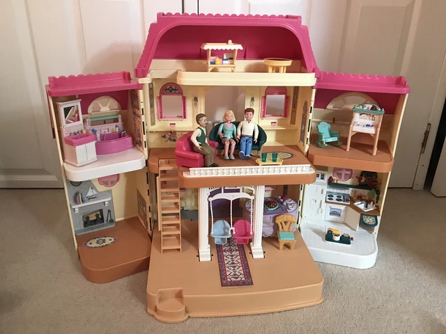 VINTAGE FISHER PRICE Loving Family Dolls House 4649 with Furniture & Figures £60.00 - PicClick UK
