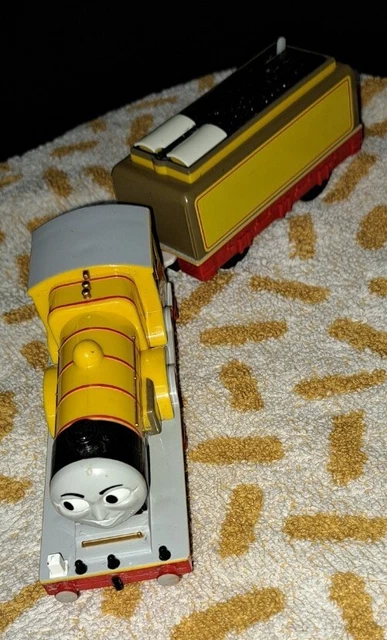 THOMAS THE TANK engine tomy trackmaster battery train molly £12.50 ...