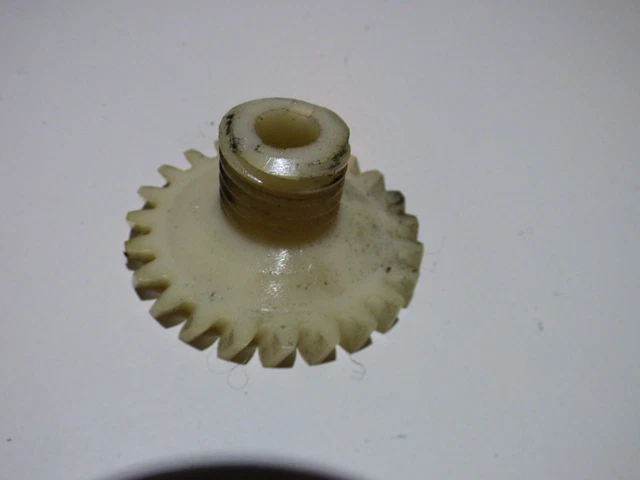 GENUINE YAMAHA DT250 Mx 1R7 1977-78 Tachometer Rev Counter Drive Gear £ ...
