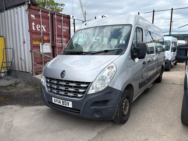 RENAULT MASTER 2.3 dCi 35 LWB 9 Seat Accessible Minibus £13,800.00 ...